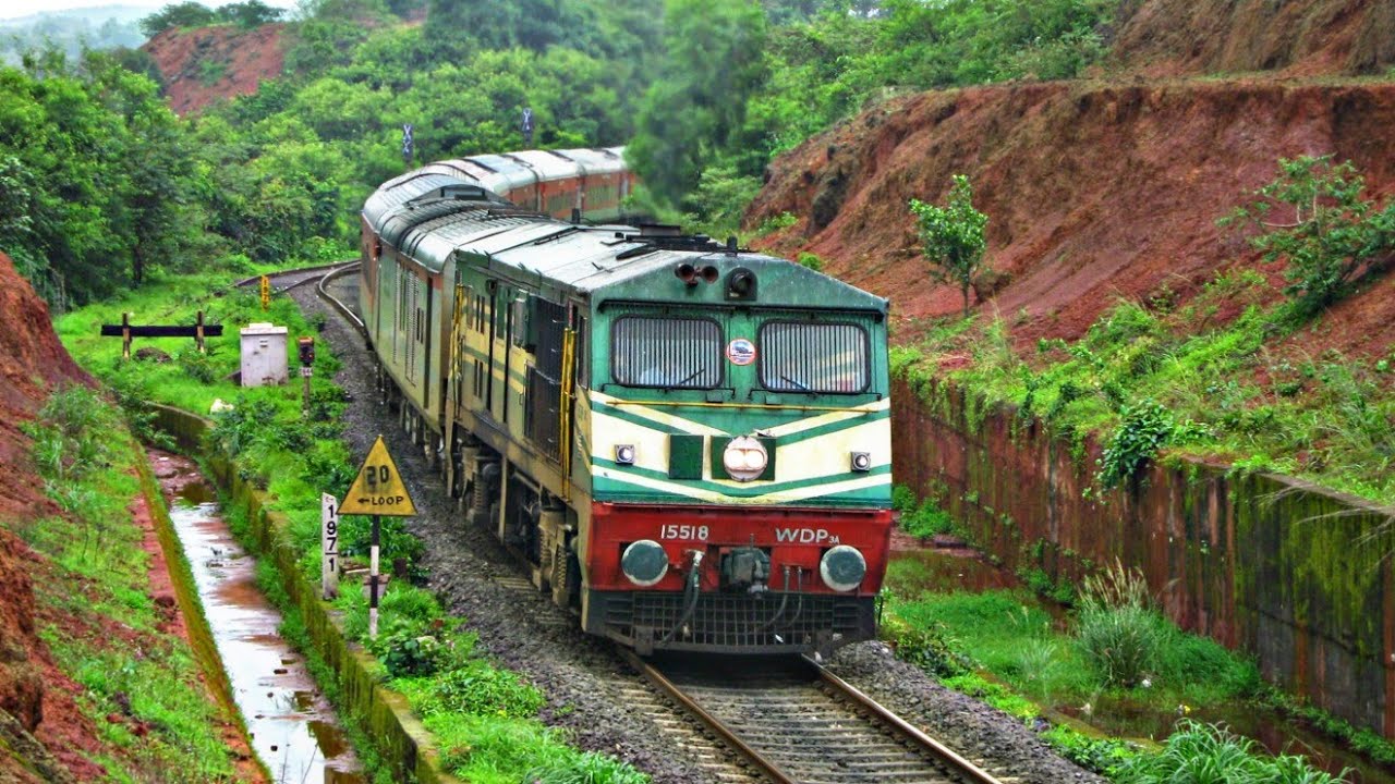Brutal overtake by 12432 TVC Rajdhani Express || Goa Double Decker ...