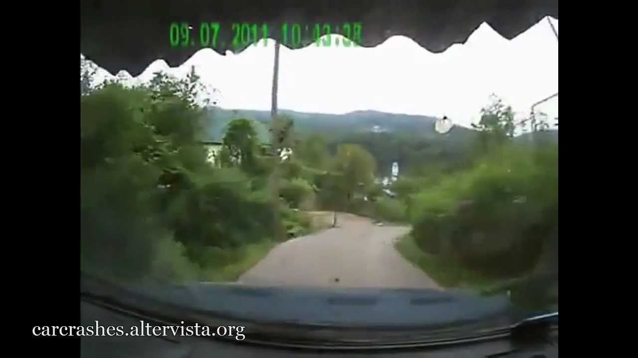 Cars on the road Compilation 2011 (15)_987356 - YouTube