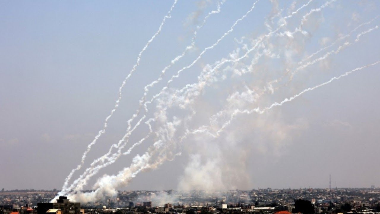 🚨 ROCKET ALERT SIRENS IN ISRAEL DESPITE CEASEFIRE - YouTube