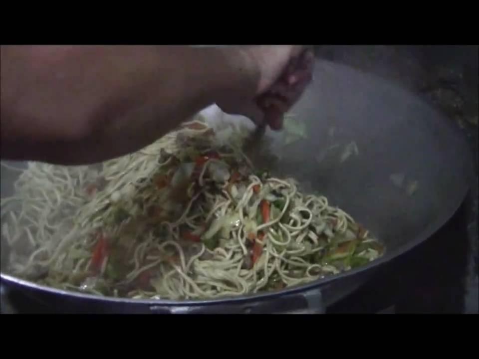 Pancit Canton-A Filipino Birthday Tradition - YouTube
