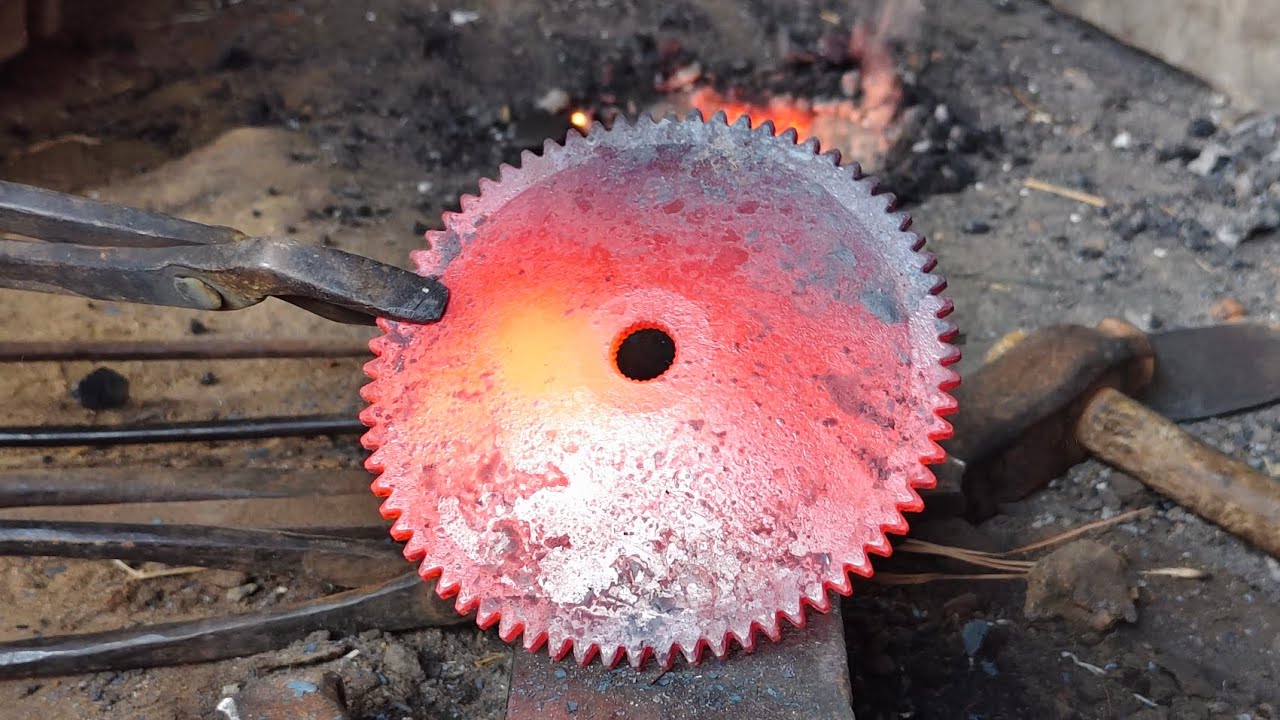 Turning an iron wheel into a Damascus knife /Blacksmith / - YouTube