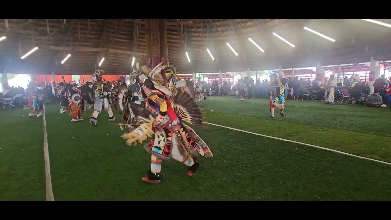 Jr men's traditional tuss tina powwow - YouTube
