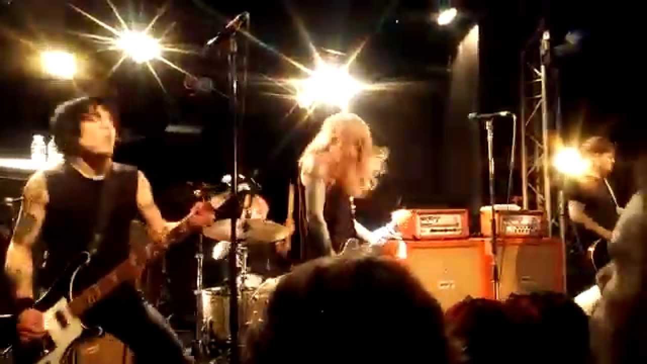 True Trans Soul Rebel - Against Me! @La Flèche d'Or, Paris - YouTube