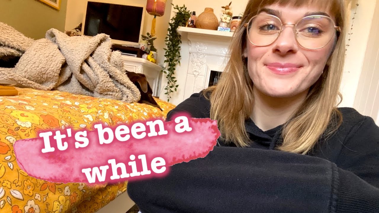 Hello 👋🏻 I guess we're vlogging again 📷 - YouTube