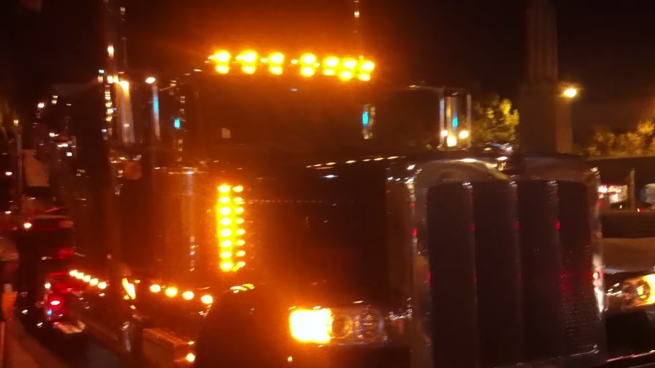 Peterbilt Car Hauler at night - YouTube