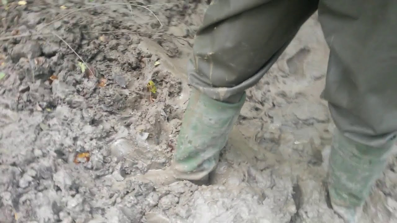 20101615 british waders and a muddy spot - YouTube