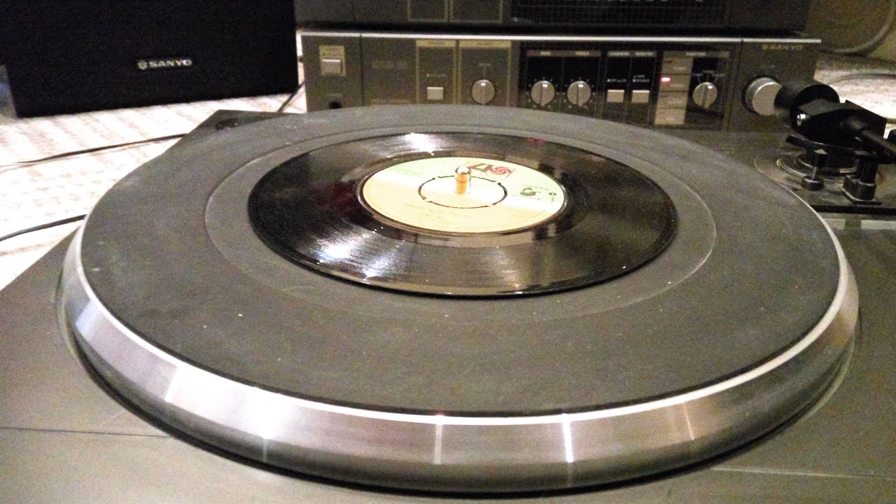 Test vintage Sanyo turntable Tuner amplifier and speaker - YouTube