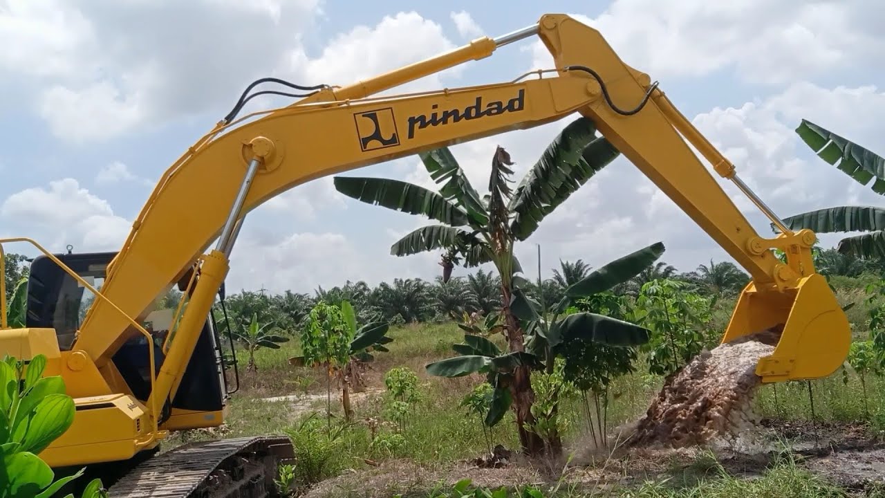 Excavator Pindad excava 200 test kombinasi speed - YouTube