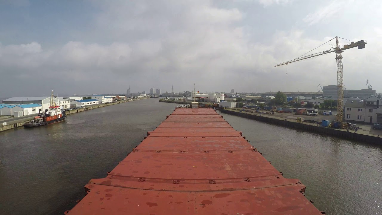 Bremerhaven shipyard, video lapse - YouTube