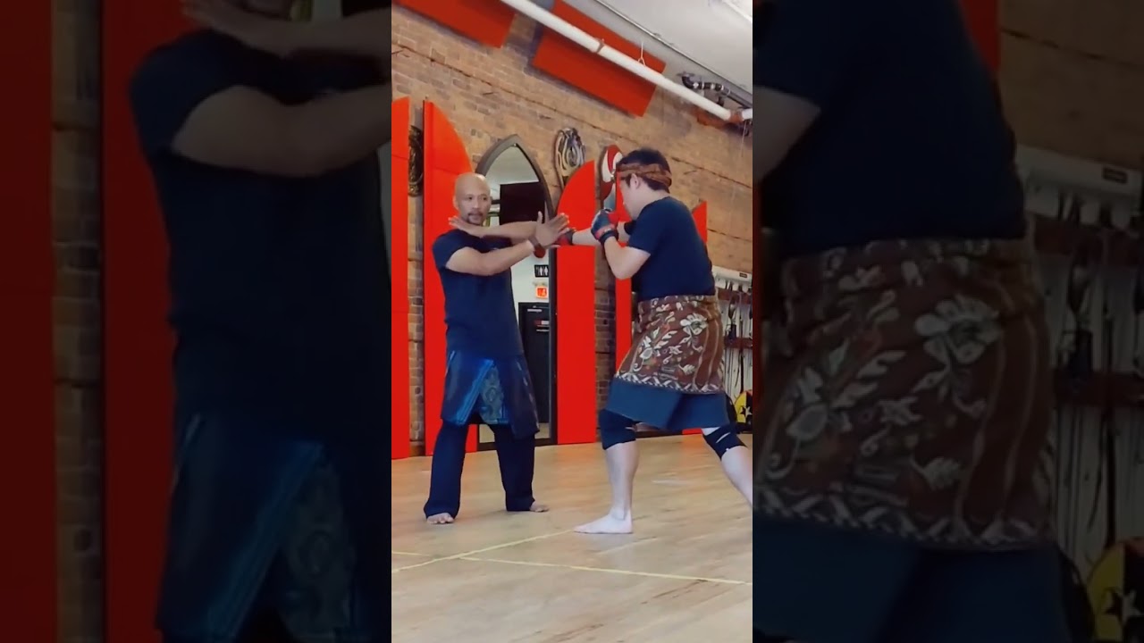 Pencak silat technique - YouTube