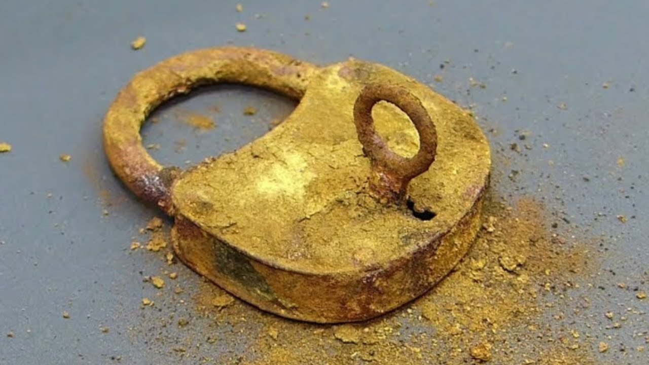 Extremely Rusty Antique Lock Restoration- Rusty Vintage Padlock ...