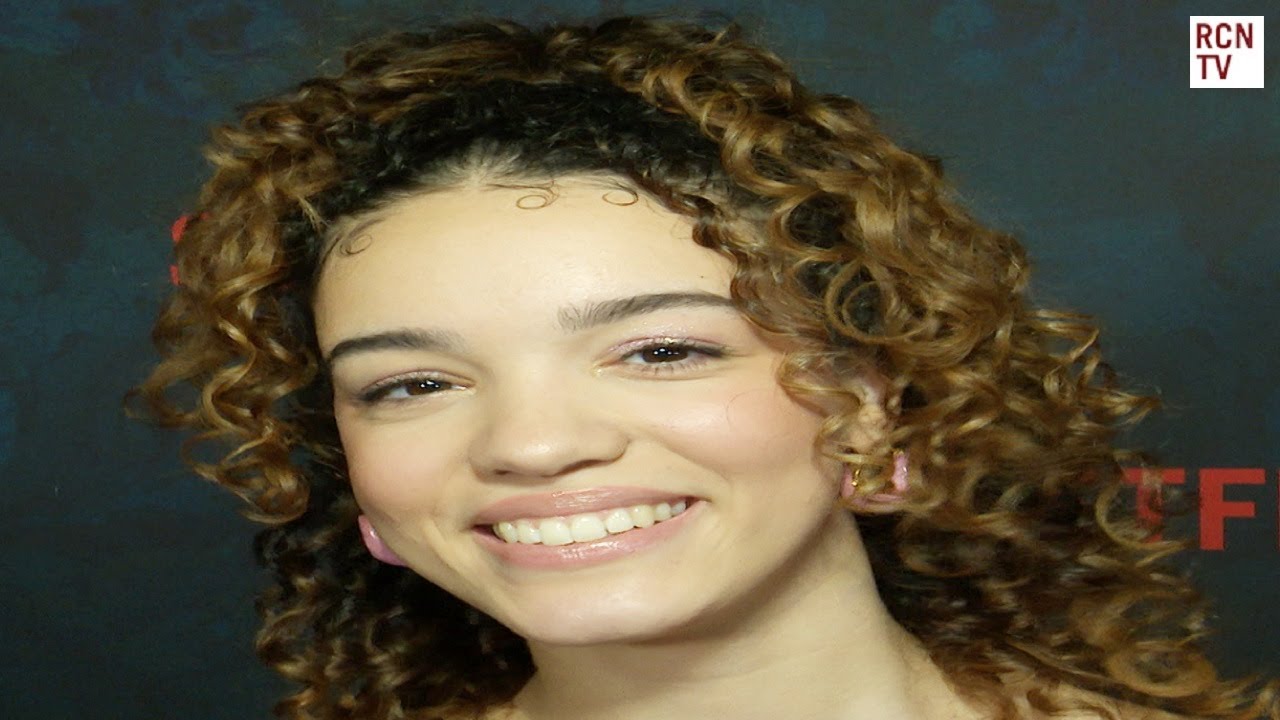 Maria Almeida Interview The Strays Premiere - YouTube