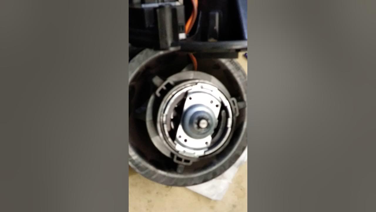 Ремонт моторчика отопителя октавия а7 , часть 2. Полная разборка. - YouTube