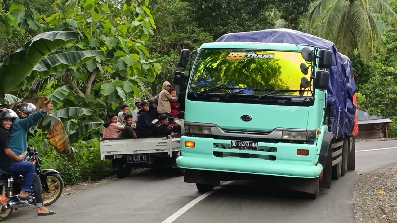 Luar biasa keren||Truck modifikasi setengah matang jadi pusat perhatian ...
