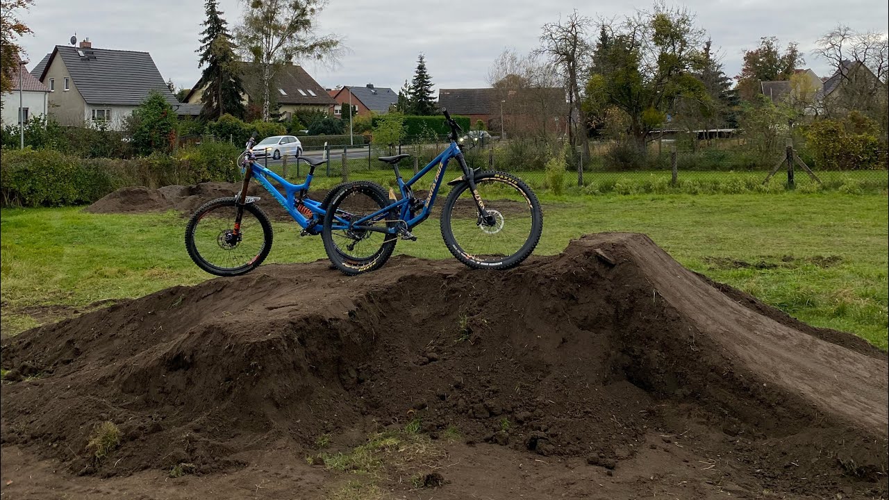 MTB Table build | Time lapse | DIY Backyard | Santa Cruz | 4K - YouTube