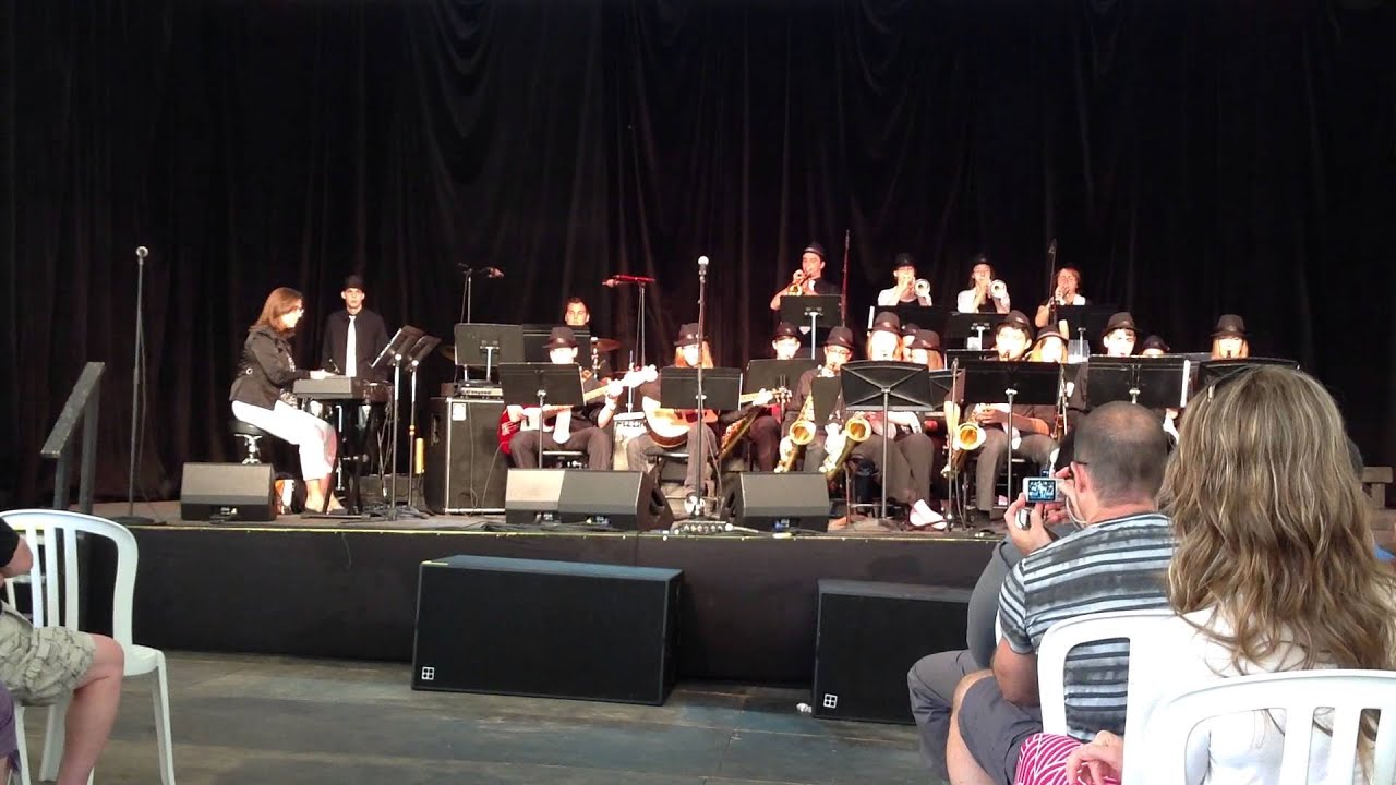 SPK Jazz Band @ Ottawa Jazz Festival - Sing Sing Sing - YouTube