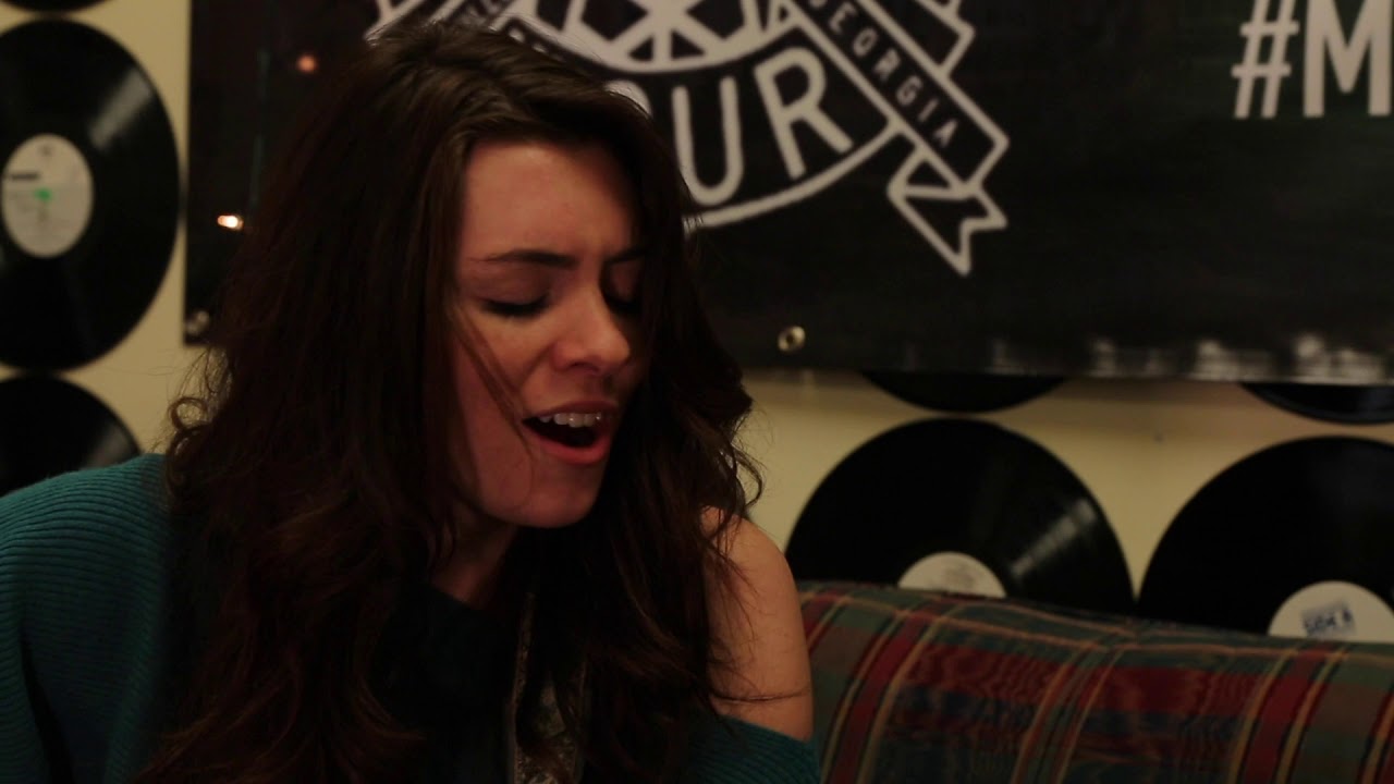 Emma Gullo Couch Concert - YouTube