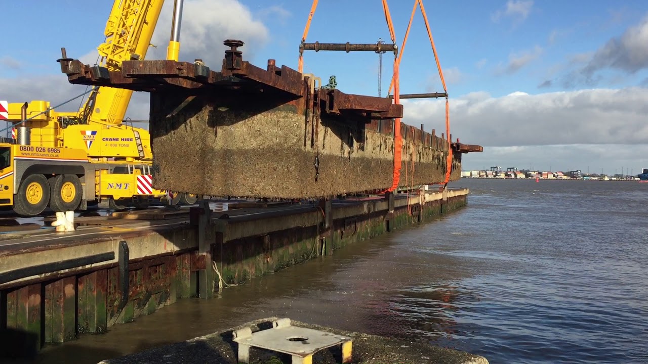 Ha'penny Pier Pontoon 1 - Removal from Water - YouTube