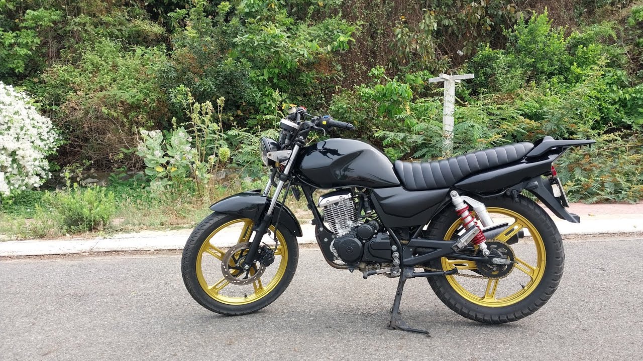 Suzuki en150 - YouTube