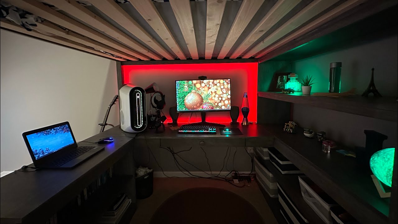 Changing my setup to Christmas theme - YouTube