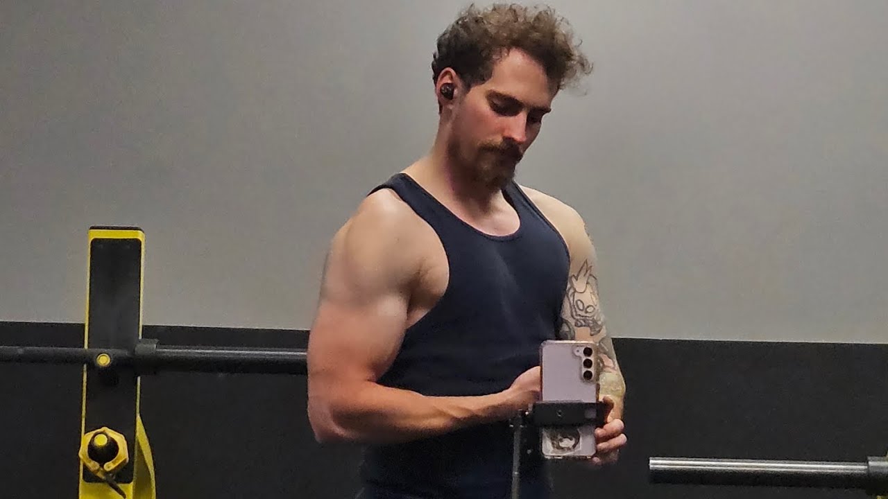 Bulking Up Arm Day - YouTube