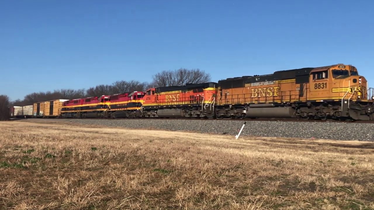 BNSF 8831 - Murphy Texas - YouTube