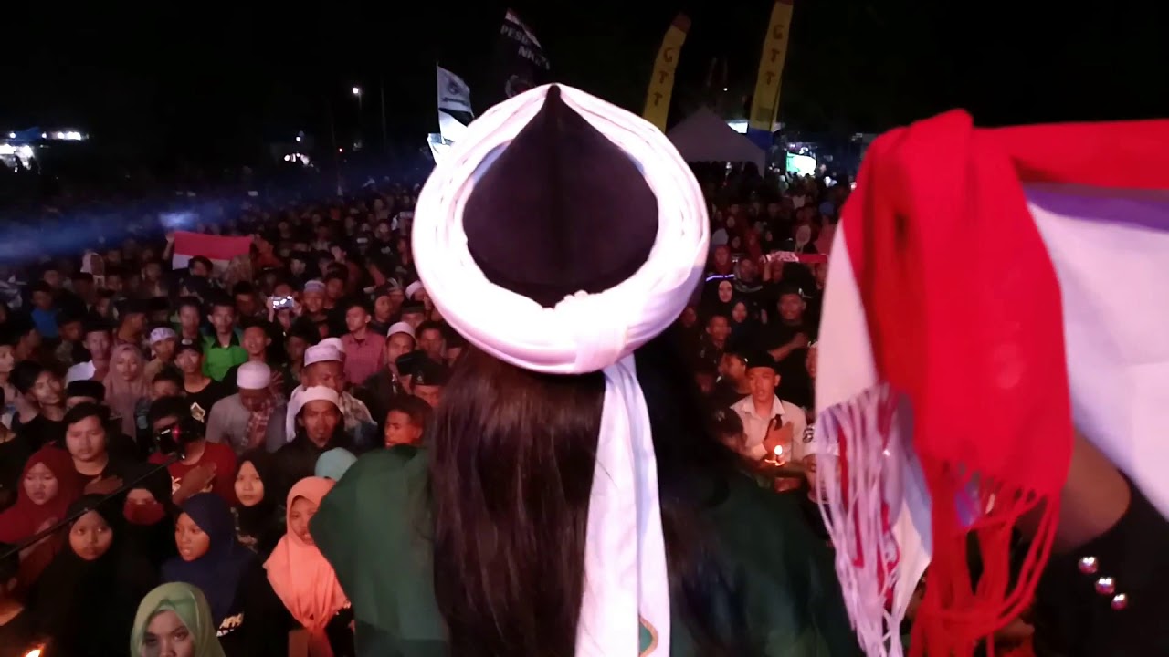 Gus Ali Gondrong Gus Gendeng Gus Imm bersama 1 panggung menyanyikan ...