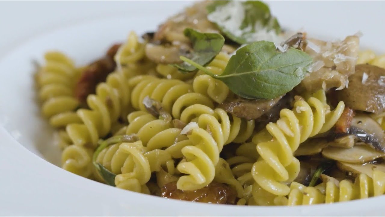 [SABORES ZONA SUL] Fusilli ao Funghi com Tomate Seco por Leo Salgueiro ...