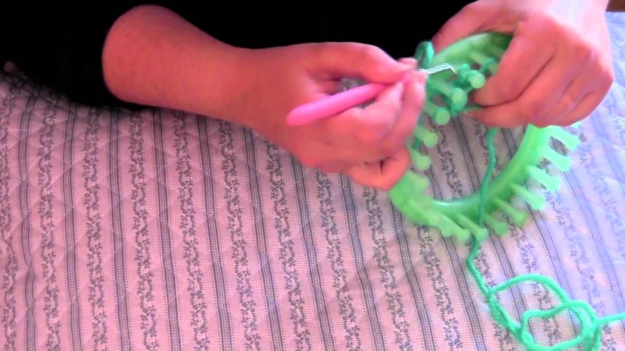 Cómo tejer un triangulo en un telar redondo - YouTube
