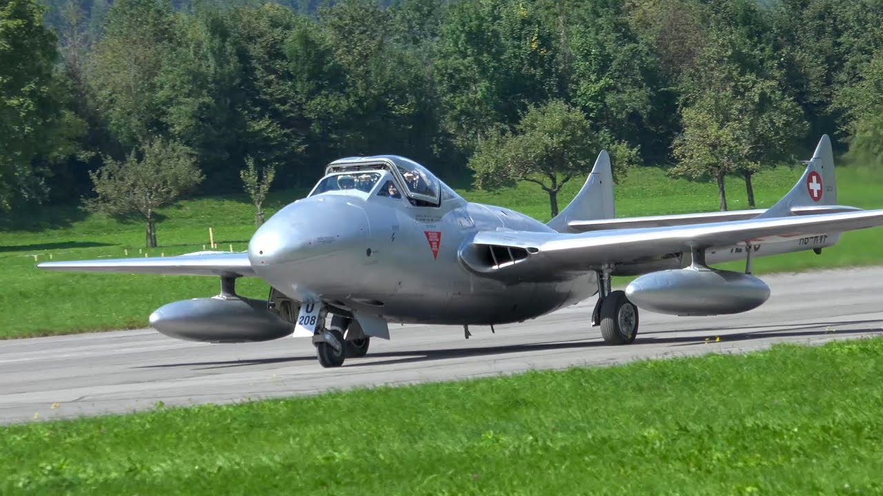 De Havilland Vampire and DH-115 Mk.55 Vampire - Formation Flight at ...