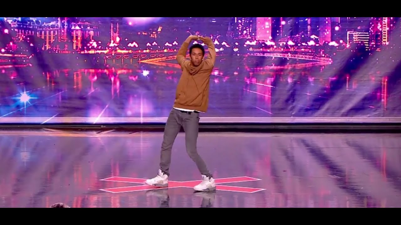 Milan - France's Got Talent 2013 audition - Week 4 - YouTube