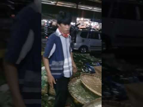 Tukang toge dipasar induk cikopo