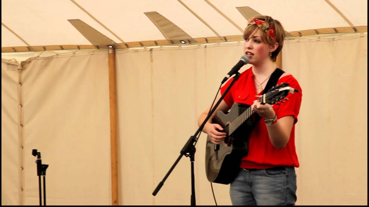 Holly Kirby live at Folkstation - YouTube