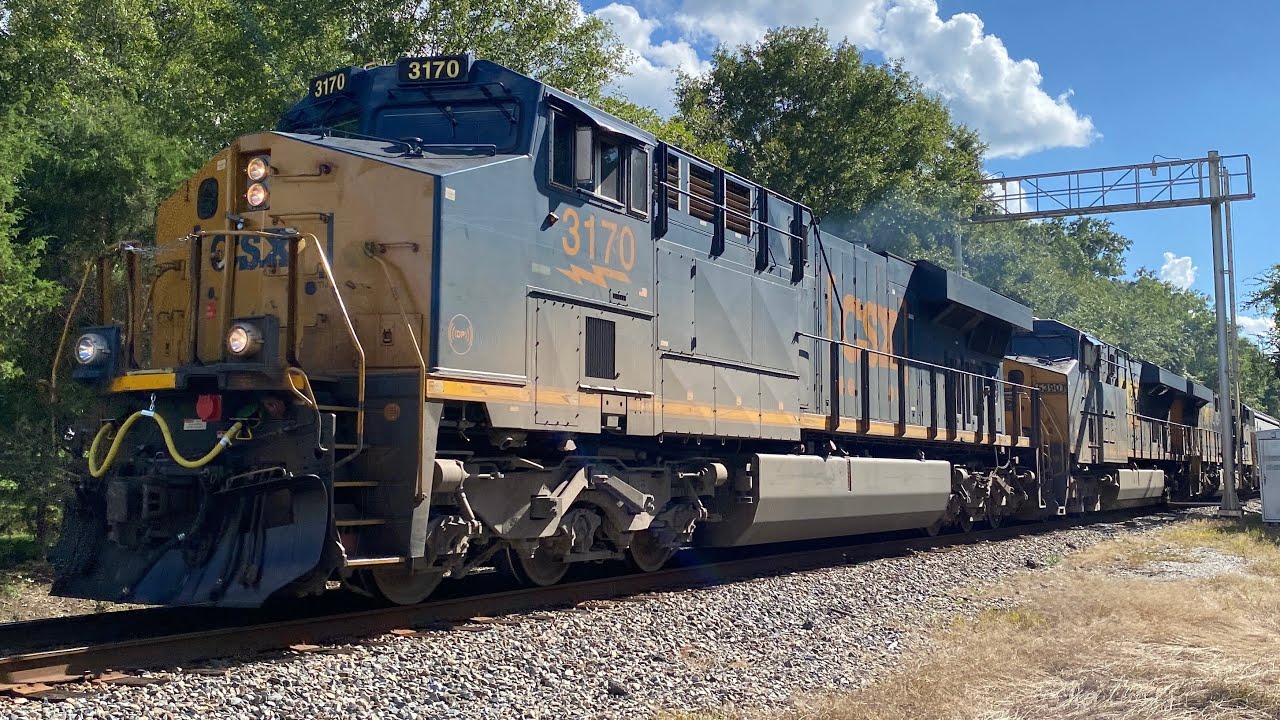 CSX 3170 leads a very fast M583 at track speed!!! 8-13-2025 - YouTube