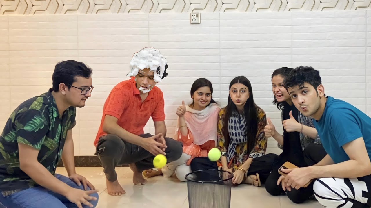 Eating Gol Gappa☺️|With game play😂|Kon Kon haara😅 - YouTube