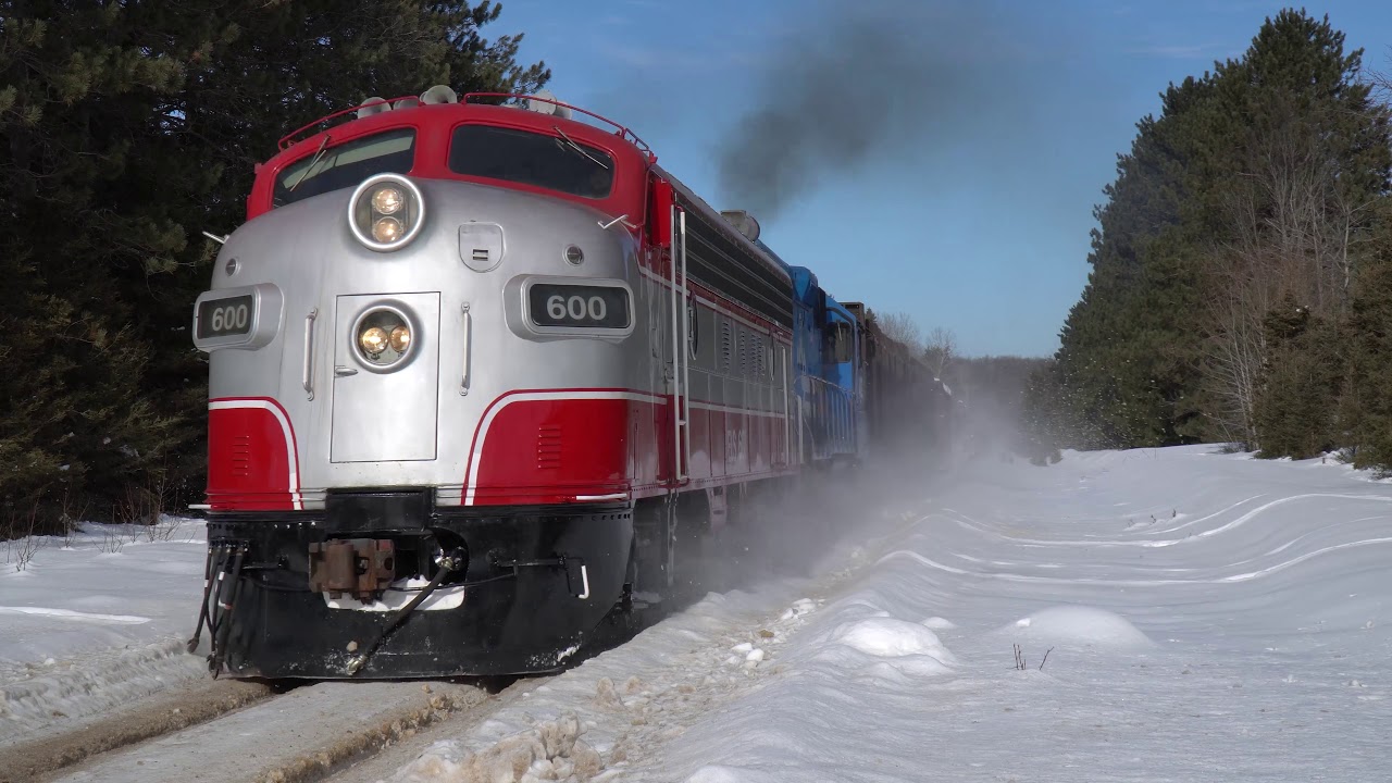 Reactivated E&LS FP7 leading freight in 4K - YouTube