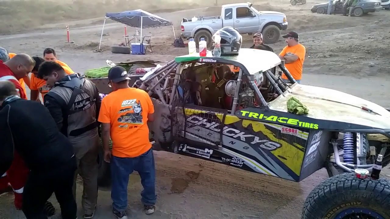 Baja 400 Pits #1022 Chuckys Racing - YouTube