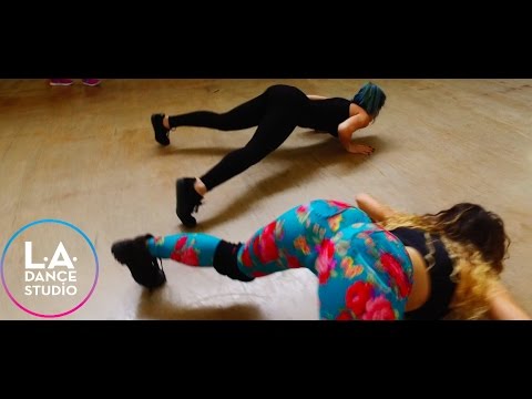 Aussie Twerk hosts Lexy Panterra in Australia | Twerk will get you | Twerk circle