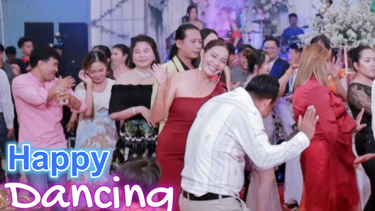 សប្បាយខ្លាំងណាស់ ចង្វាក់ខ្មែរ រាំលេងក្នុងកម្មវិធី || Happy Dance ...