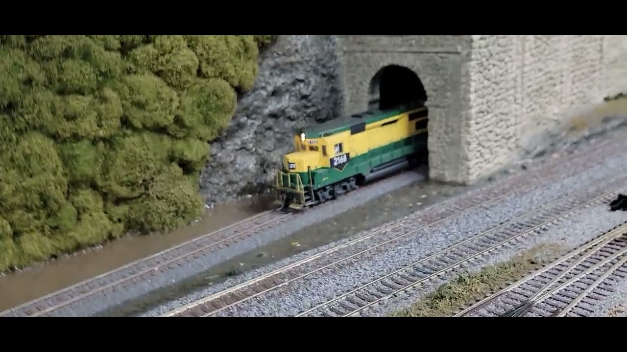 CONRAIL TV (Intermodal) Train With an Ex Reading Railroad GP Watching ...
