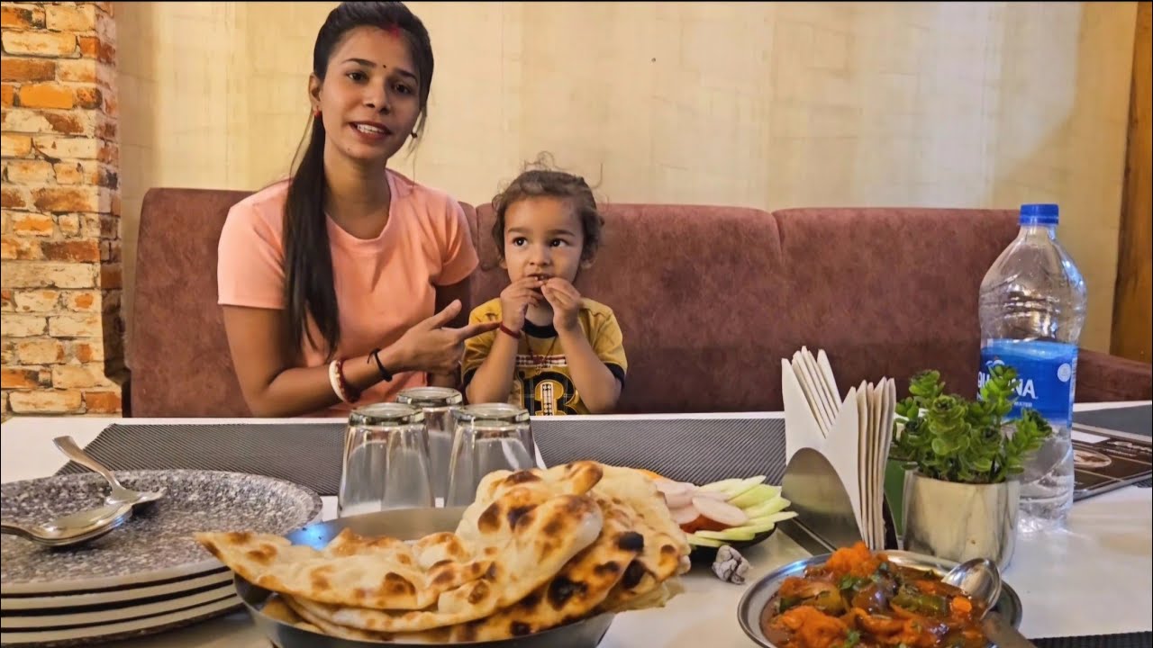 Achanak kiye Party 🥳 Gaya Singh litti Dukan Dhanbad Famous Restaurant # ...