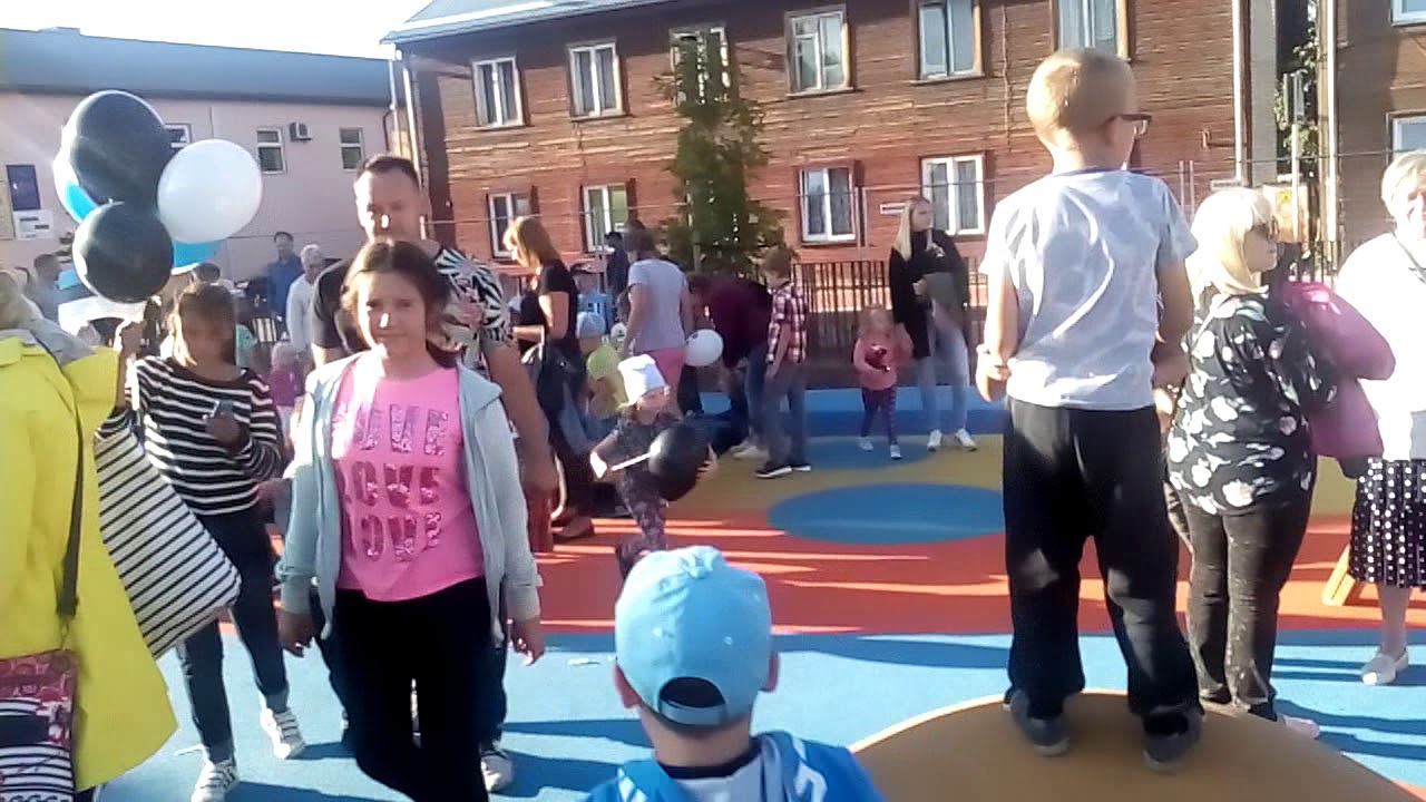 Valga keskväljaku laste mänguväljaku avamine - YouTube