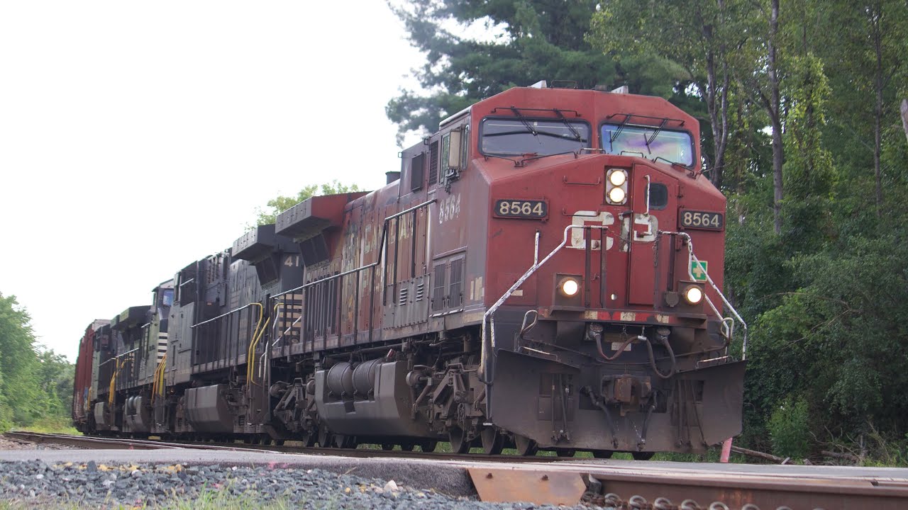 NS 31T departs Alplaus CP 8564 leader and P3 - YouTube