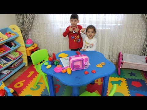 Eslemin Annesi Ameliyat Olmuş Eslem Zeynep Ablaya Kalmaya Gelmiş