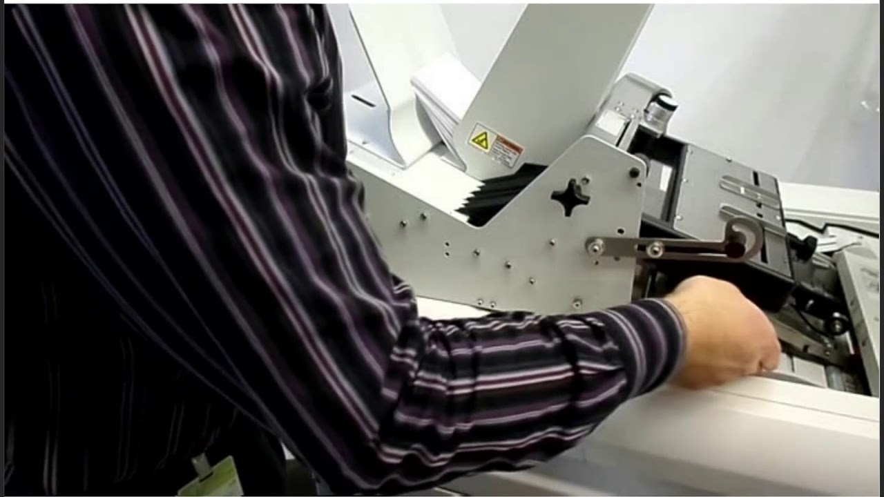 Xerox® Versant® Positioning the Feeder OHCF - YouTube