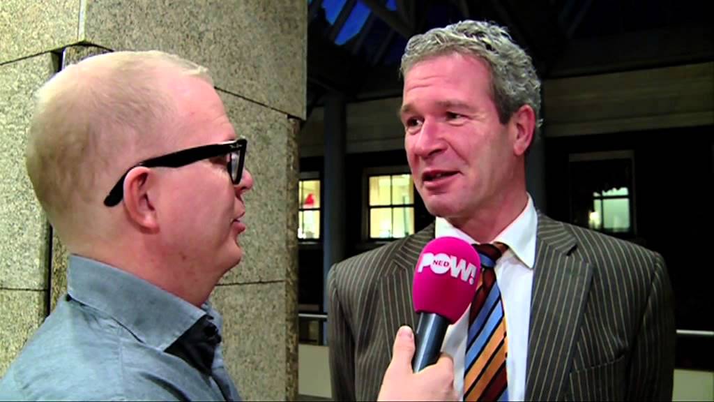 Vol verwachting kloppen de harten in de Tweede Kamer - YouTube