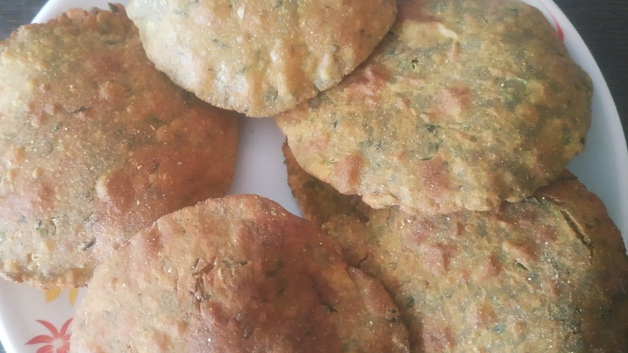 बाजरीच्या पिठाच्या खुसखुशीत तिखट पुऱ्या| How To Make Spicy Puri ...