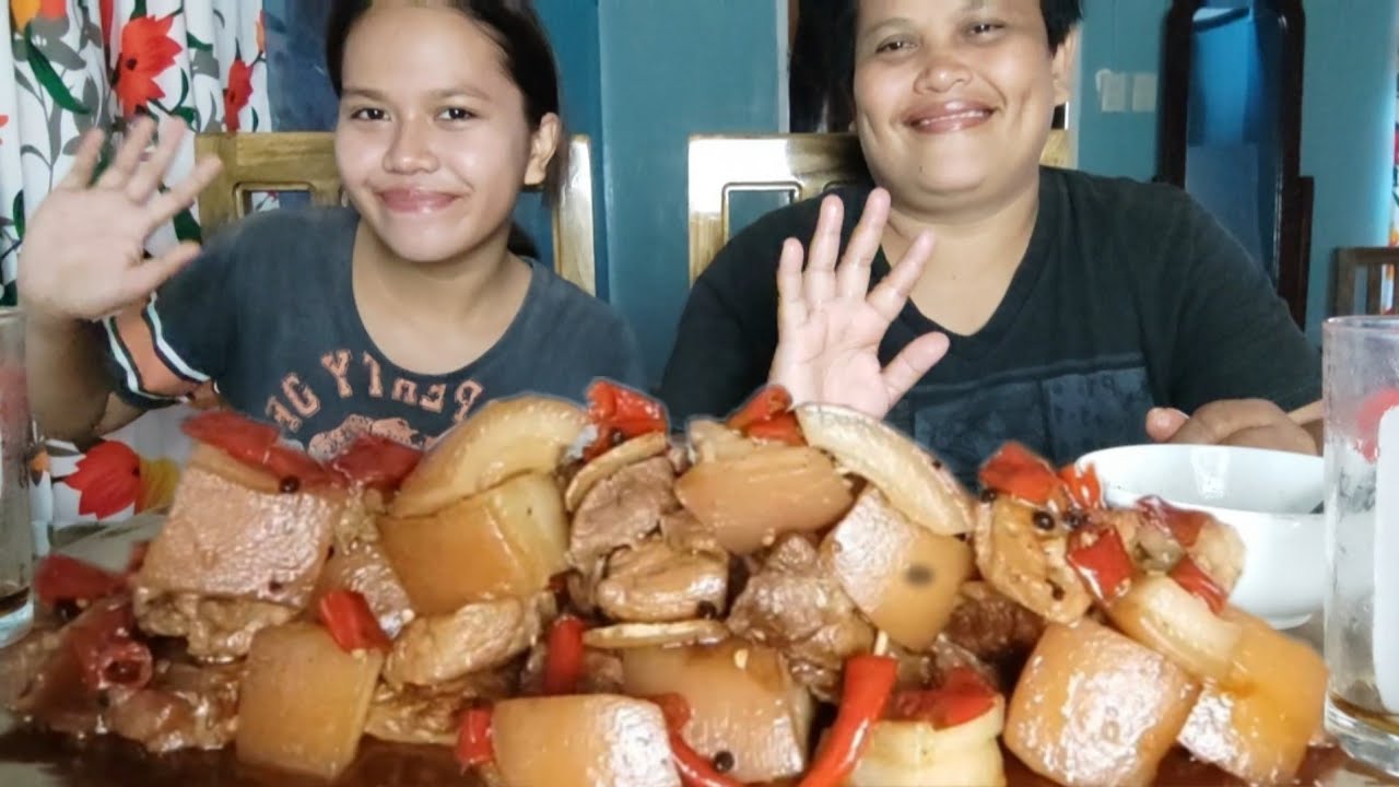 SPICY PORK HUMBA BISAYA |MUKBANG W/ MAMA - YouTube