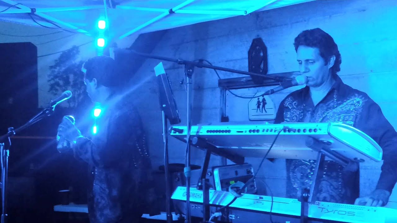 ALEX Y COMPANIA TOCANDO EN MODESTO, CA - YouTube