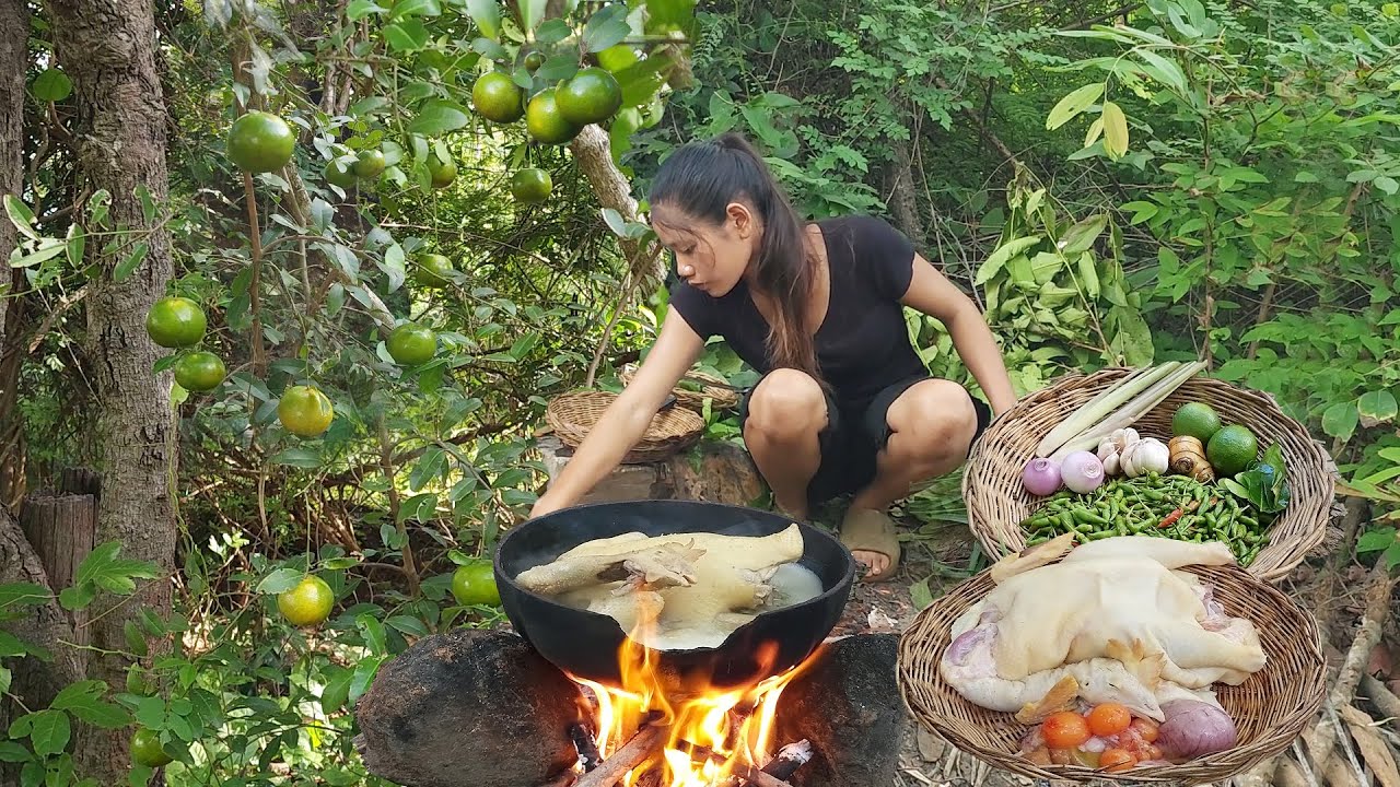 Pick Wild Orange and Chicken soup Hot green chili So delicious food for ...